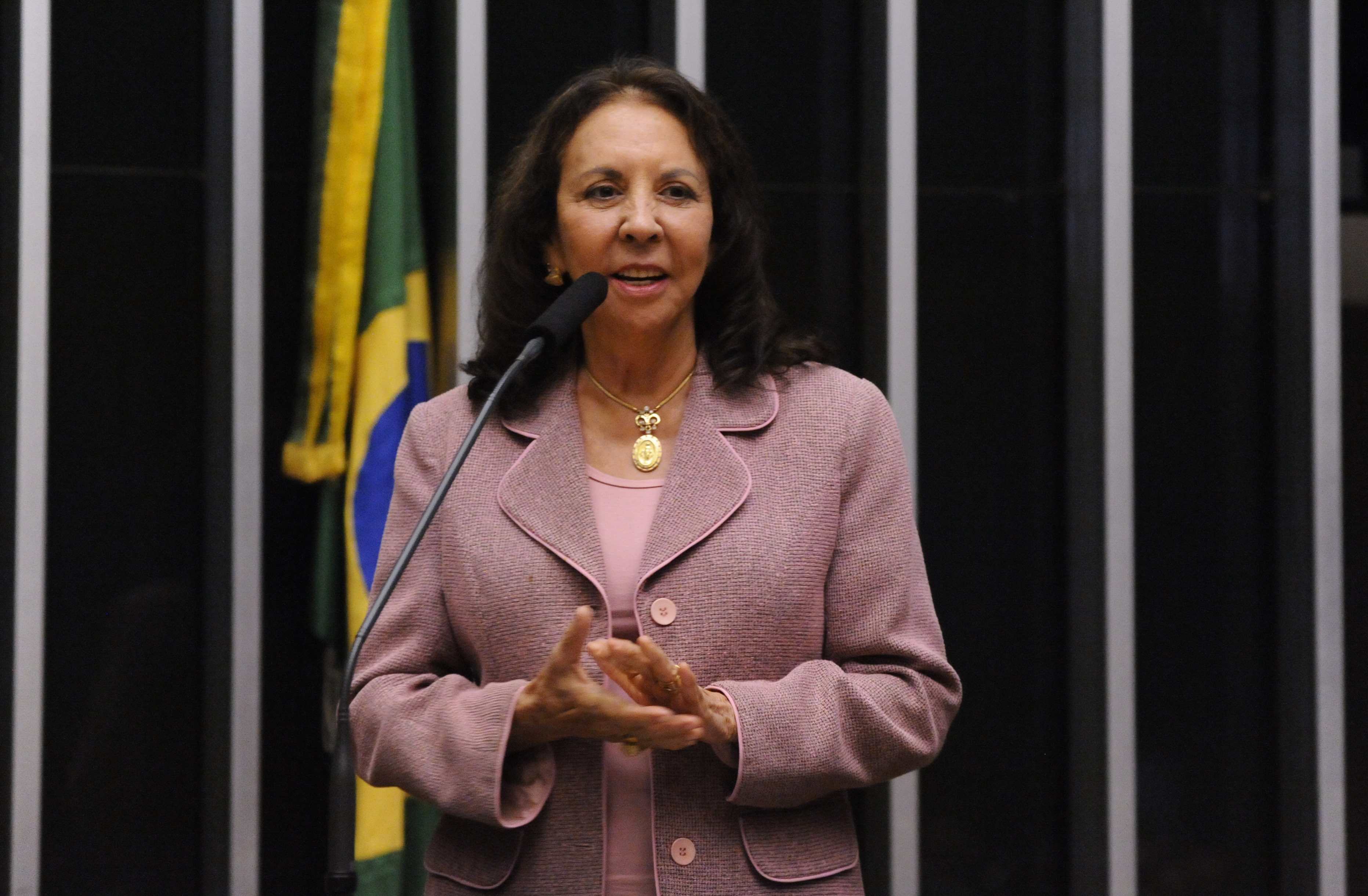 File:Maria de Lourdes Abadia em 2017 (cropped).jpg - Wikimedia Commons