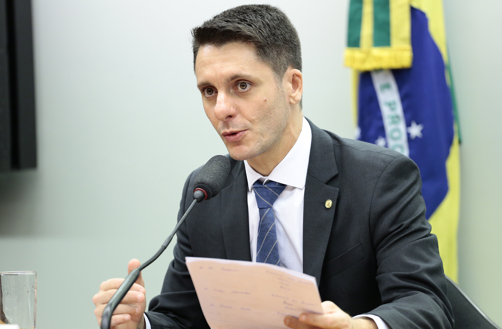 File:Alex Manente em abril de 2017.jpg - Wikimedia Commons