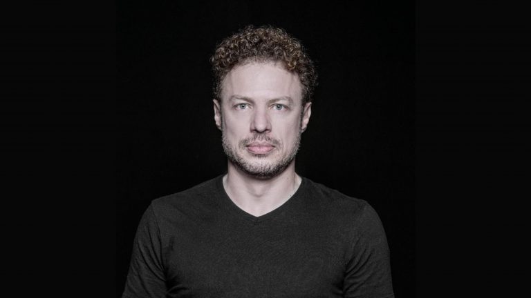 O músico e compositor Dan Maia e a sua coleção de trilhas musicais ...