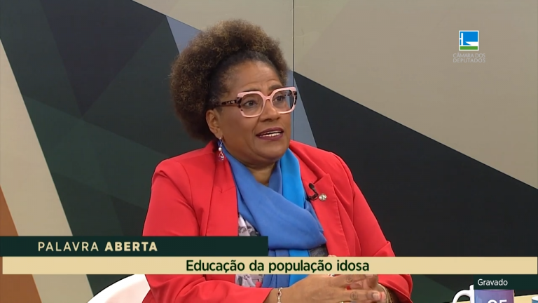 Reginete Bispo incentiva debate sobre educação da população idosa - TV ...